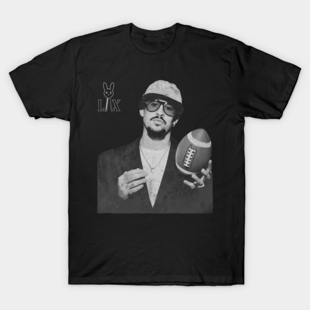 Retro Football Player Design - Football - T-Shirt | TeePublic